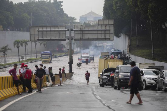 People Wait Water Subside Their Vehicles Editorial Stock Photo - Stock ...