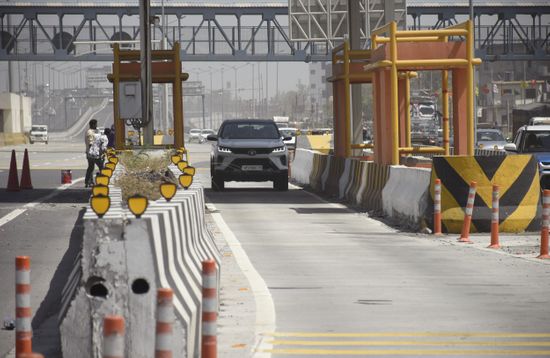 View Upcoming Toll Plaza On Delhimeerut Foto De Stock De Contenido