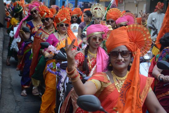Women Wearing Traditional Attire Participate Procession Editorial Stock ...