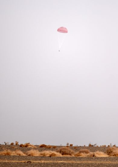 Return Capsule Shenzhou13 Manned Spaceship Lands Editorial Stock Photo ...