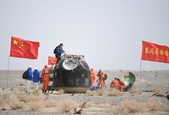 Return Capsule Shenzhou13 Manned Spaceship Lands Editorial Stock Photo ...