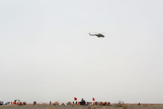 Return Capsule Shenzhou13 Manned Spaceship Lands Editorial Stock Photo ...