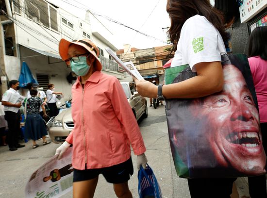 Team Member Holds Election Campaign Handbill Editorial Stock Photo ...