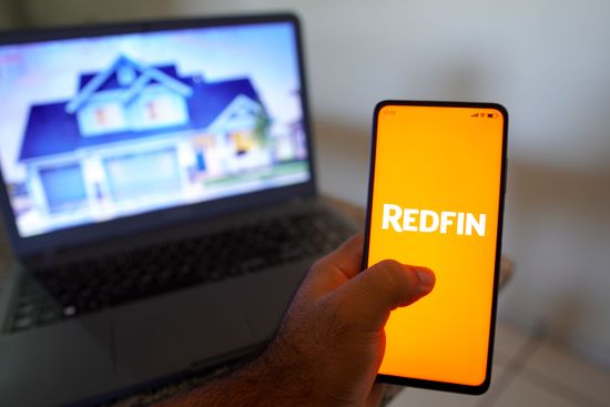 This Photo Illustration Redfin Logo Seen Editorial Stock Photo - Stock ...