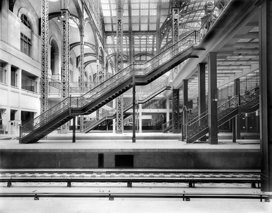 Main Concourse Track Levels Stair Entrance Editorial Stock Photo ...