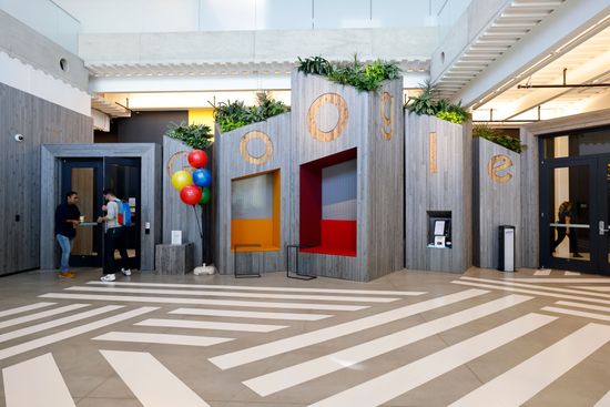 Google Lobby During Media Tour Mountain Editorial Stock Photo - Stock ...