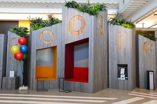Google Lobby During Media Tour Mountain Editorial Stock Photo - Stock ...