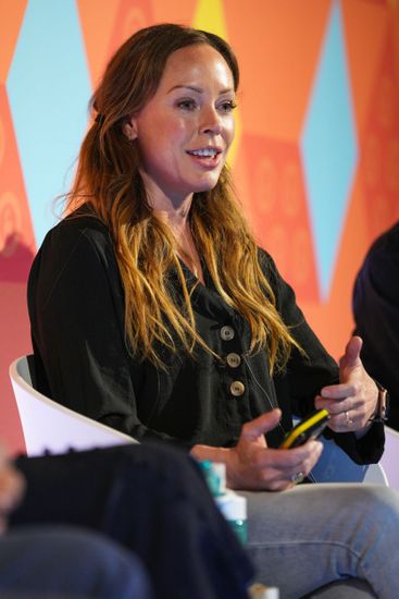 Lisa Cowie Twitter Head Agency Research Editorial Stock Photo - Stock ...