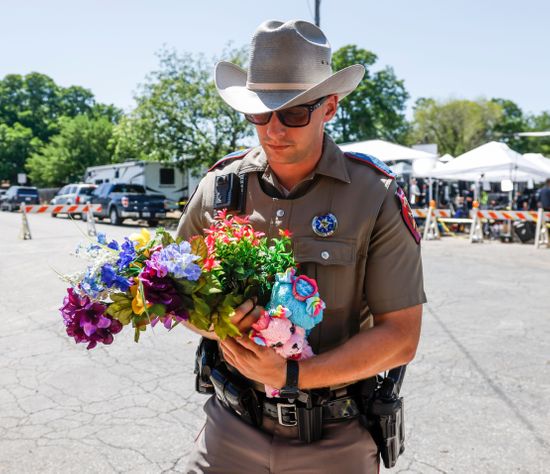 Texas Highway Patrol Officer Holds Flowers Editorial Stock Photo ...