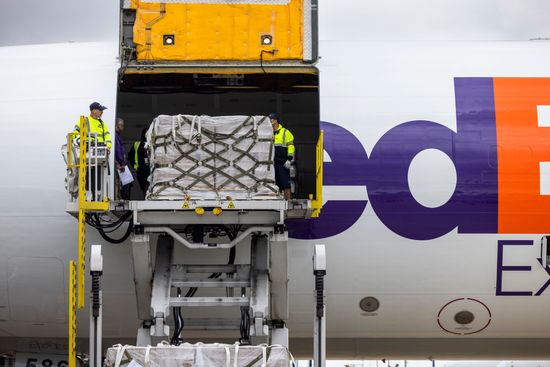 Workers Unload Fedex Plane Carrying Second Editorial Stock Photo ...