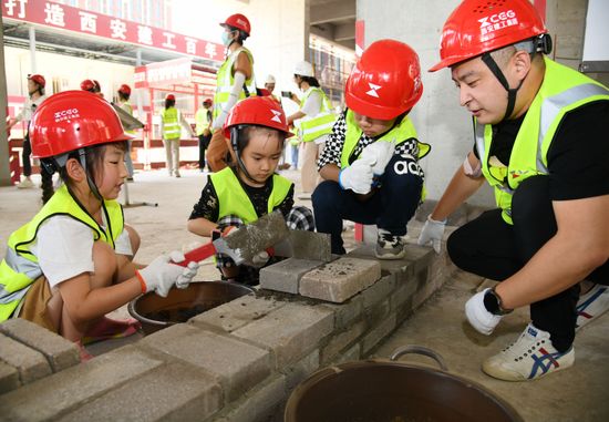 Children Experience Bricklaying Under Guidance Professional Editorial ...