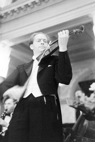 Violinist Orchestra Leader Barnabas Von Geczy Editorial Stock Photo ...