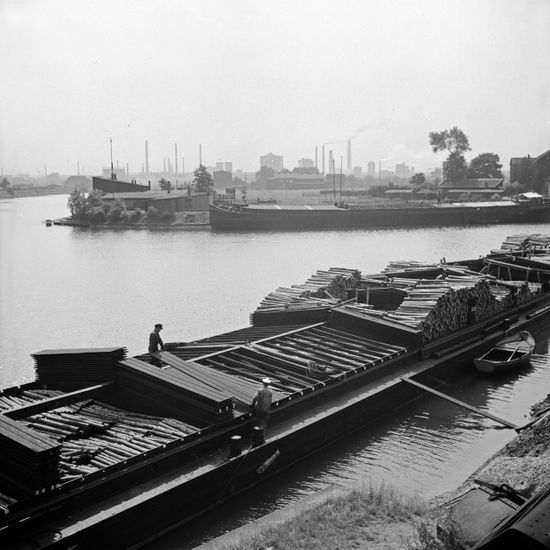 Freight Ships Gelsenkirchen Harbor Germany 1930s Editorial Stock Photo ...