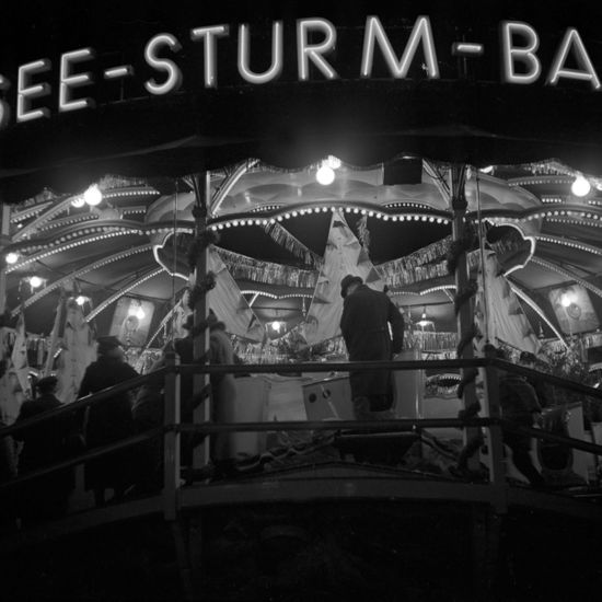 Sea Storm Ride Fairground Attraction Berlin Editorial Stock Photo ...