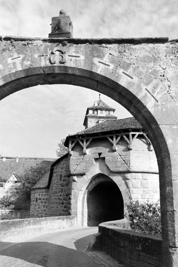 View Through Archway Onto Historical Buildings Editorial Stock Photo ...