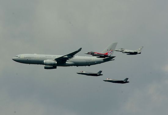 Platinum Jubilee Flypast Raf A300 Airbus Editorial Stock Photo - Stock ...