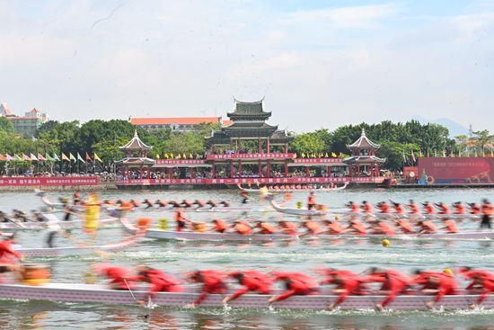 Dragon Boat Crew Members Compete Traditional Editorial Stock Photo ...
