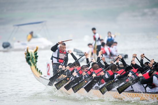 Dragon Boat Crew Members Compete Traditional Editorial Stock Photo ...