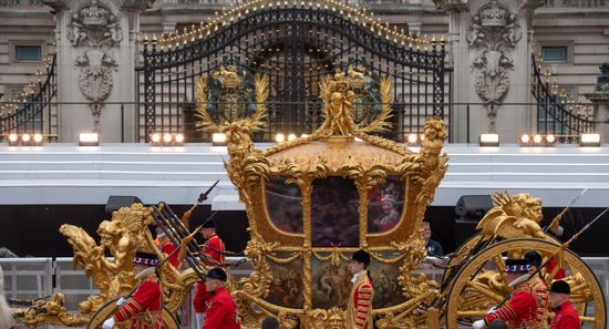 Gold State Carriage Led By Sovereigns Editorial Stock Photo - Stock ...
