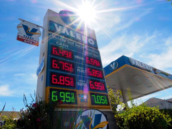 Valero Gas Station Displays Gas Prices Editorial Stock Photo - Stock ...