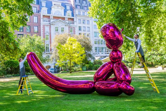 Jeff Koons Balloon Monkey Magenta Est Editorial Stock Photo - Stock ...