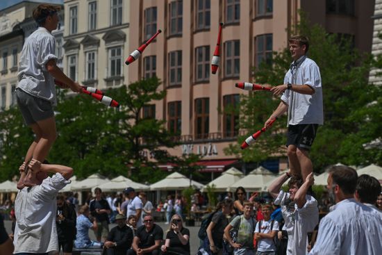 Group Young Men Juggling Front Audience Editorial Stock Photo - Stock ...