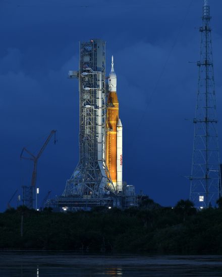 Nasas Sls Rocket Stands On Complex Editorial Stock Photo - Stock Image ...
