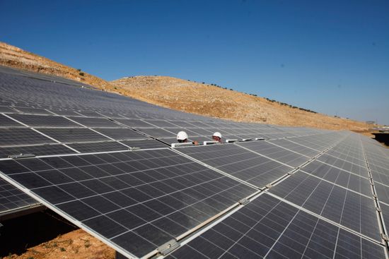 Palestinian Engineers Work Workshop Generate Electric Editorial Stock ...