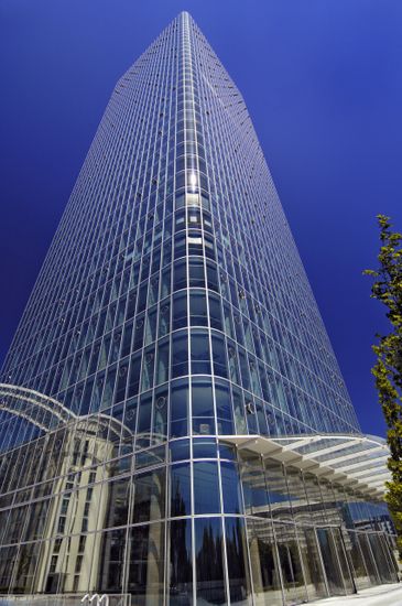 Uptown Highrise O2 Tower Munich Bavaria Editorial Stock Photo - Stock ...