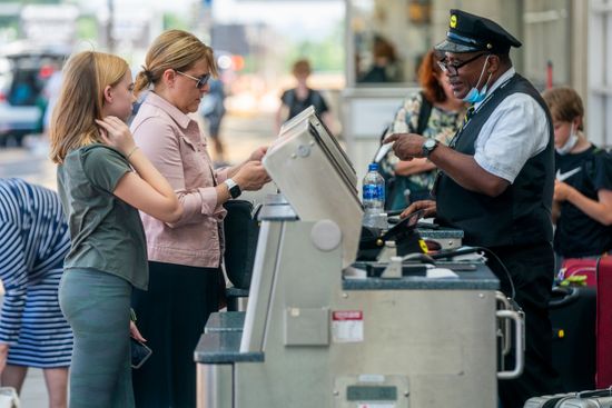 Travelers Check Curbside Drop Off Area Editorial Stock Photo - Stock ...