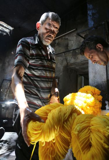 Egyptian Employees Work Salama Dyehouse Al Editorial Stock Photo ...
