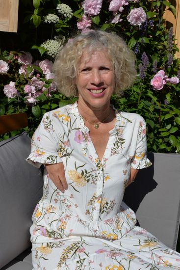 Sue Kent Bbc Gardeners World Presenter Editorial Stock Photo - Stock ...