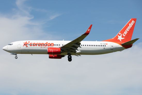 Corendon Airlines Boeing 737 Lands Newcastle Editorial Stock Photo ...