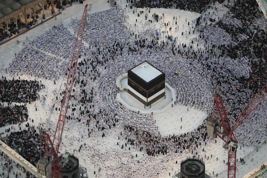 Muslims Perform Tawaf Circumambulation Ritual Pray Editorial Stock ...