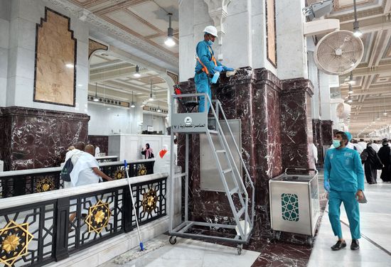Cleaners Swipe Floor Kaaba Islams Holiest Editorial Stock Photo - Stock ...