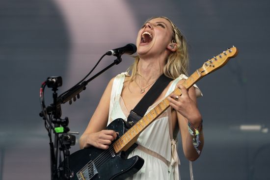 Ellie Rowsell Wolf Alice Performs Glastonbury Editorial Stock Photo ...