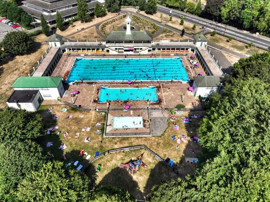 Peterborough Lido Outdoor Swimming Pool Very Editorial Stock Photo ...
