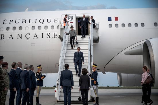 Emmanuel Macron Arrival Presidential Airbus Mihailkogalniceanu ...