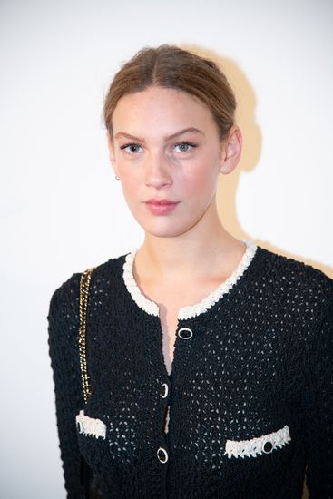 Actress Lou Lampros Attends Chanel Womenswear Editorial Stock Photo ...