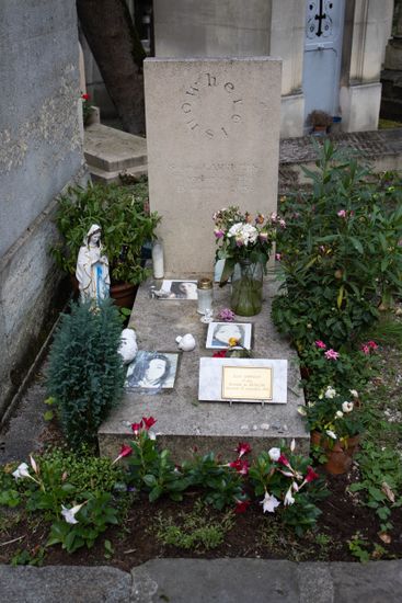 Grave Victim Bataclan Attack Suzon Garrigues Editorial Stock Photo ...
