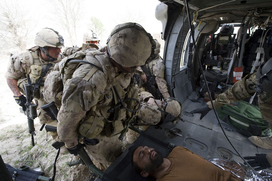 Team Canadian Soldiers Carry Injured Soldier Editorial Stock Photo ...