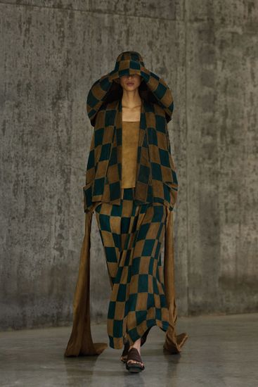 Handout Model Walks On Runway Uma Editorial Stock Photo - Stock Image ...