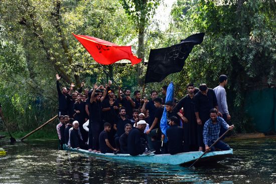 Kashmiri Shiite Muslims Shout Religious Slogans Editorial Stock Photo ...