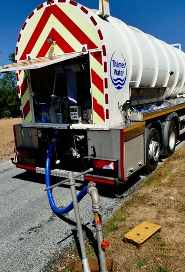 Thames Water Tanker Pumps Water Tanks Editorial Stock Photo - Stock ...