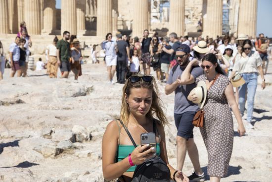 Crowds Tourists Local Visitors Front Parthenon Editorial Stock Photo ...