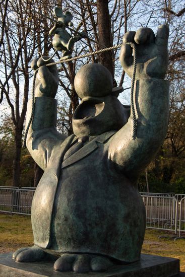 Sculptures Le Chat Cat By Artist Editorial Stock Photo - Stock Image ...