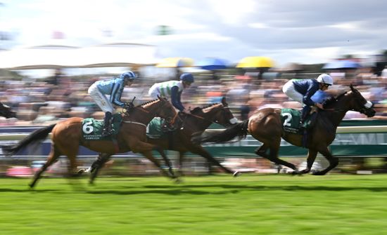 Runners Weatherbys Hamilton Lonsdale Cup Pass Editorial Stock Photo ...