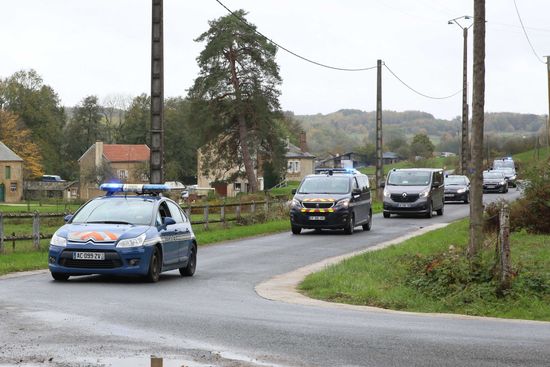 Convoy Carrying French Serial Killer Michel - Foto de stock de ...