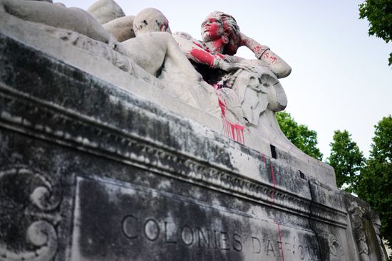 Colonial Statues Front St Charles Station Editorial Stock Photo - Stock ...