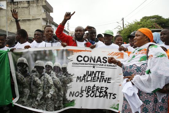 Ivorians Holds Poster Hand Indicating Malian Editorial Stock Photo ...